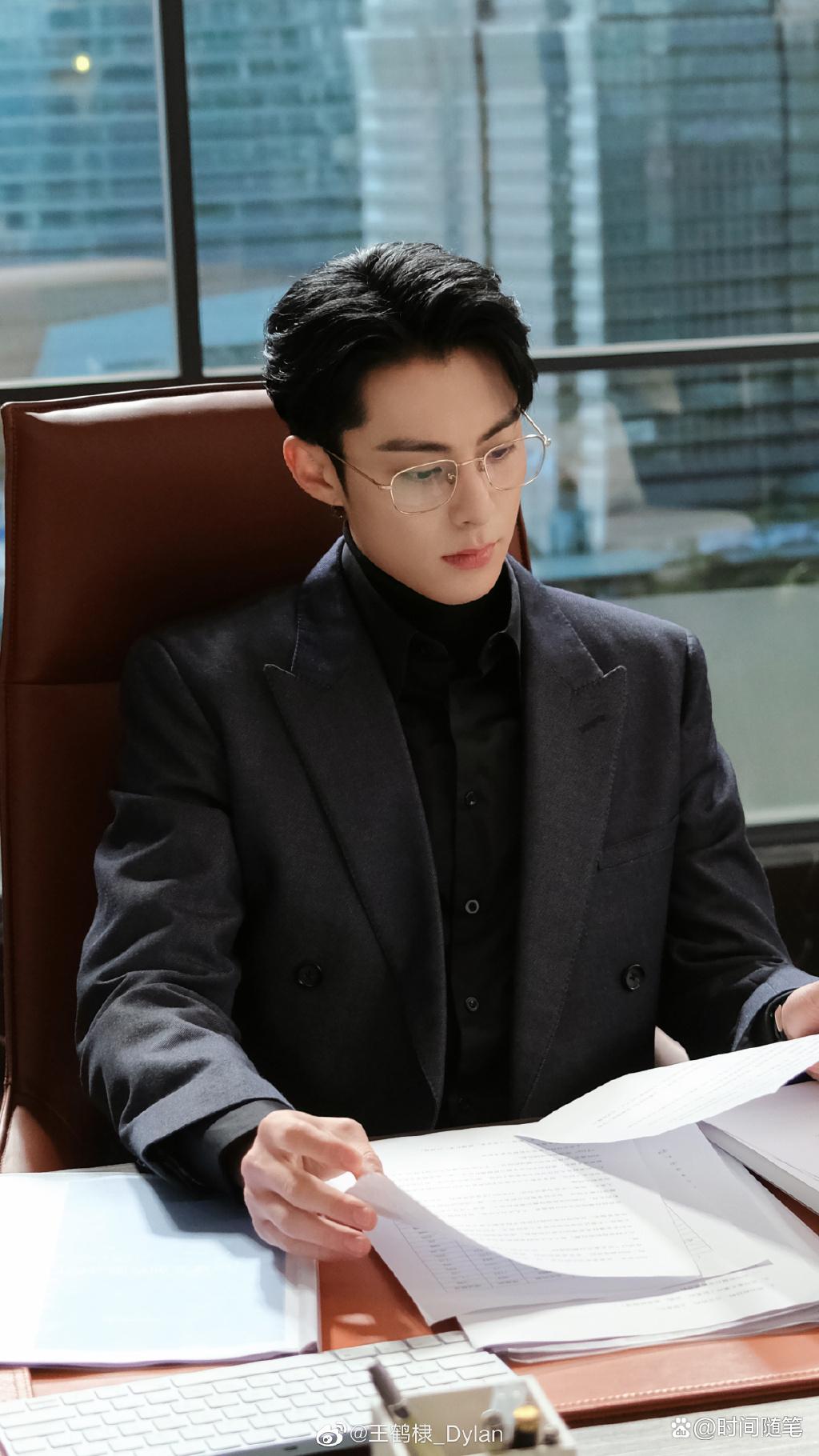 Wang Hedi's new drama "Camp with Love" is finished, and the farewell banquet is posted, looking ...