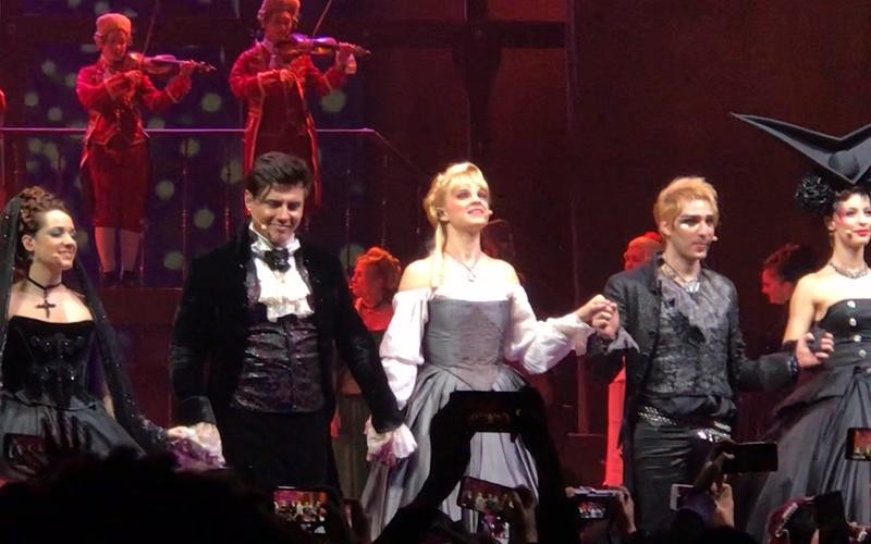 Emo and singing styles in the French musical "Rock Mozart" - iMedia