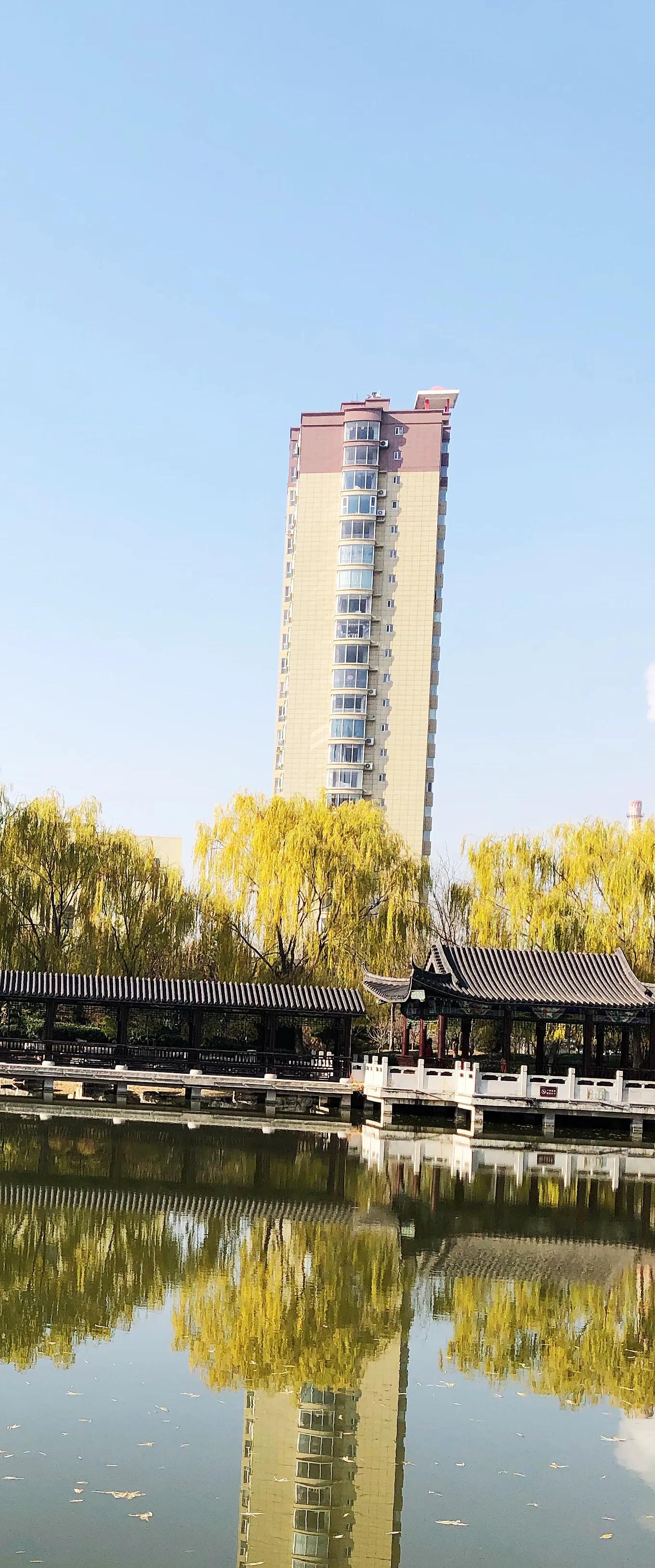 Yuanping City Early Winter Scenery (Original · Mobile Selfie) - iNEWS