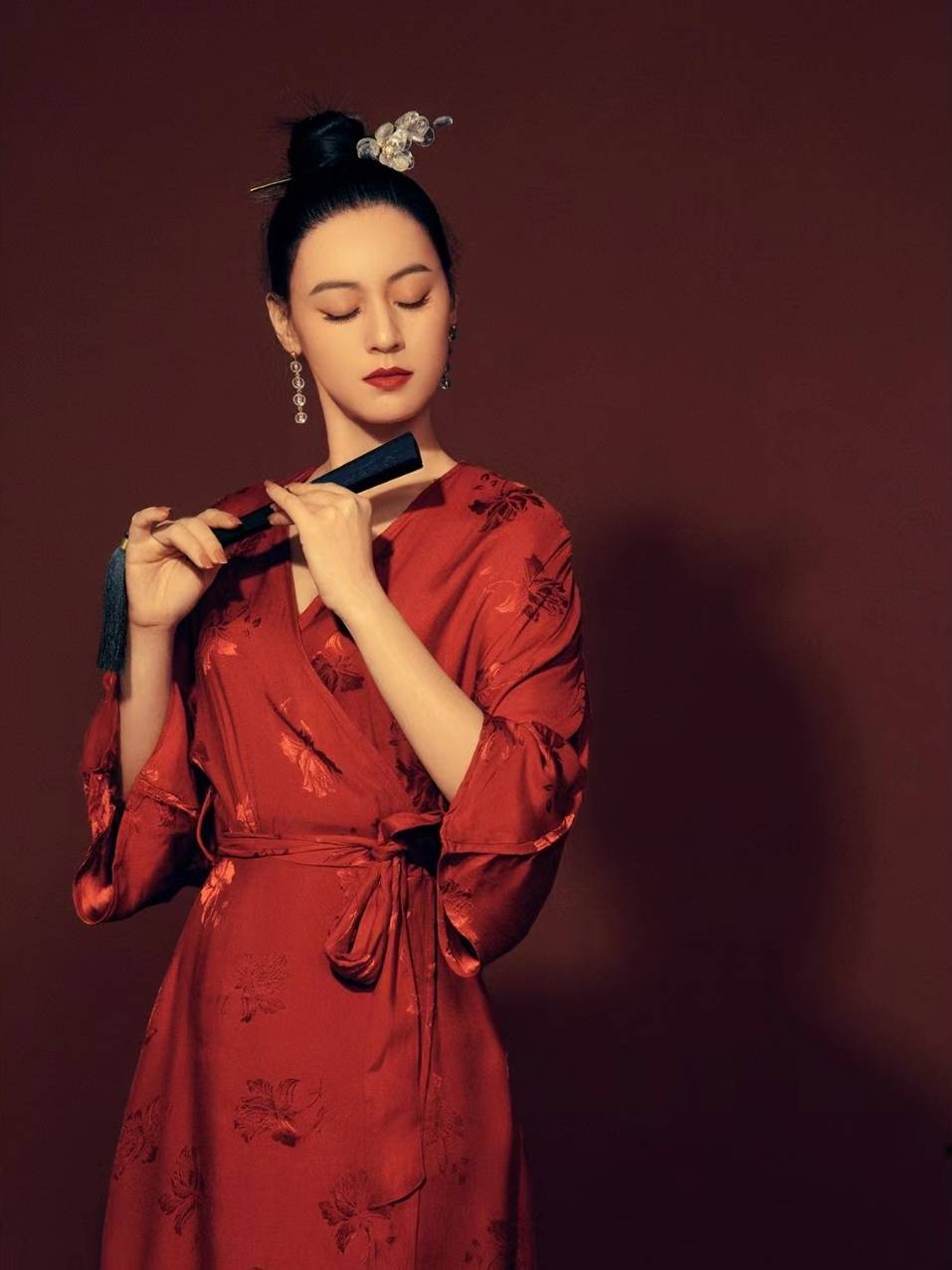 Facts have proved that 40-year-old Tang Yi, with 40 million fans ...