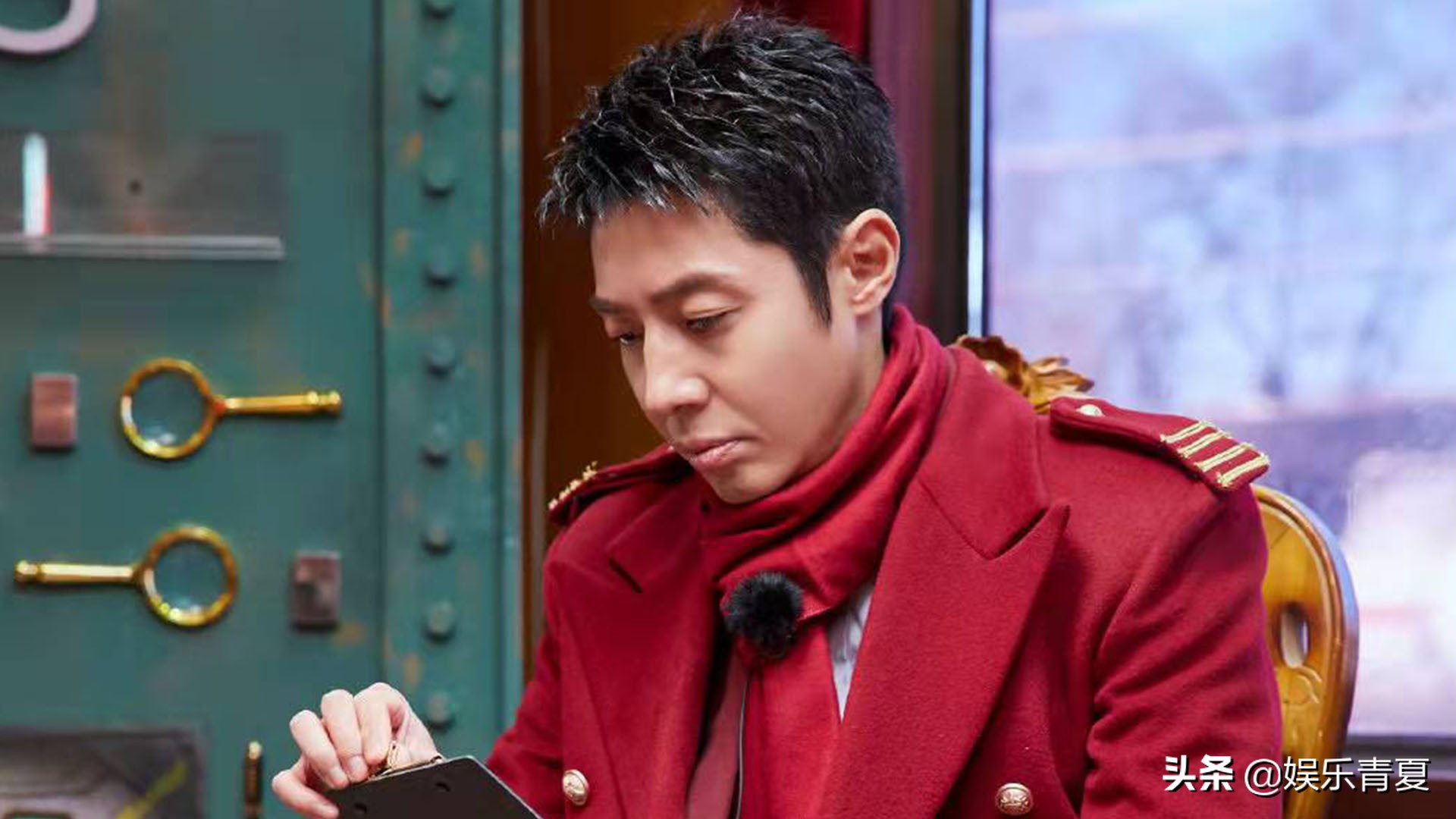 "The Great Detective" Yang Rong group bullies, "dog-head detectives ...