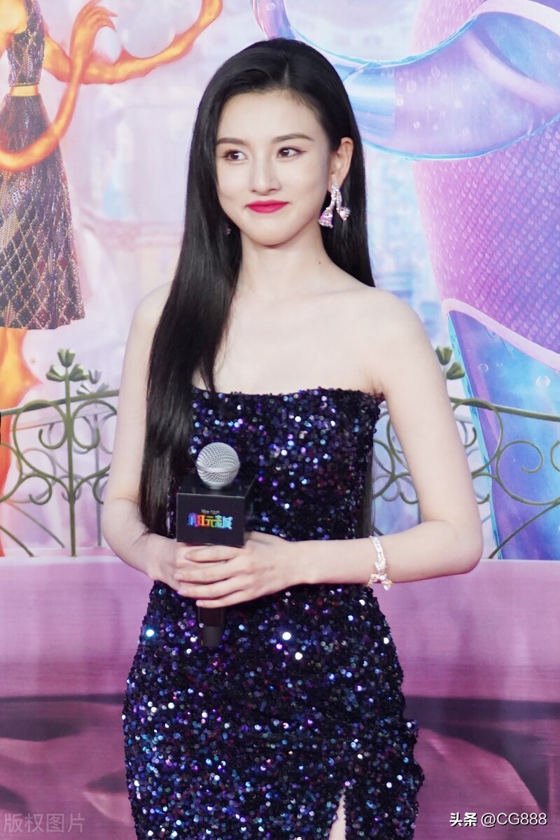 Song Zuer, Wang Yuan and Zhang Xincheng attended the Shanghai premiere of the movie "Crazy ...