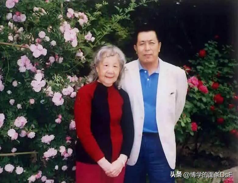 71-year-old Tang Guoqiang and his wife had dinner with friends, and the ...