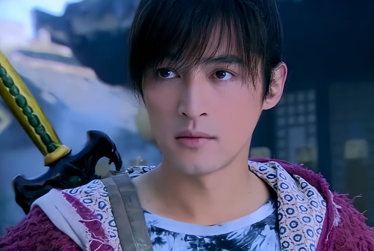 Hu Ge's mental state causes concern! In the early morning, the face is ...