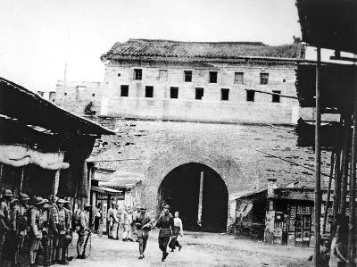 The bullet marks on the Wanping city wall are the mark of the blood and ...