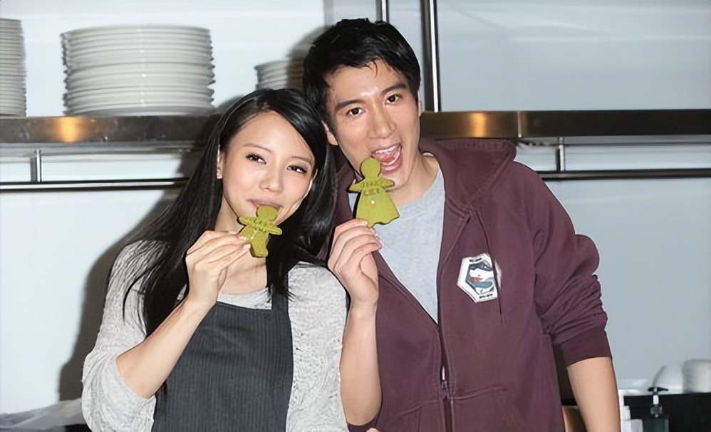 Photos of Leehom Wang and Vivian Hsu participating in the chaos of the ...