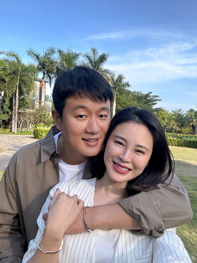 Tong Dawei celebrated the 15th anniversary of his marriage, posted a sweet confession to Guan ...