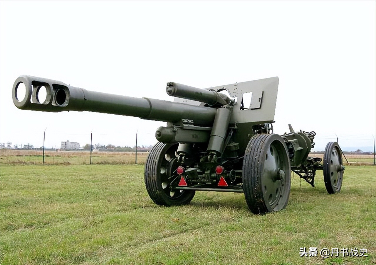 The magically modified 150mm howitzer has become a fat 152mm caliber ...