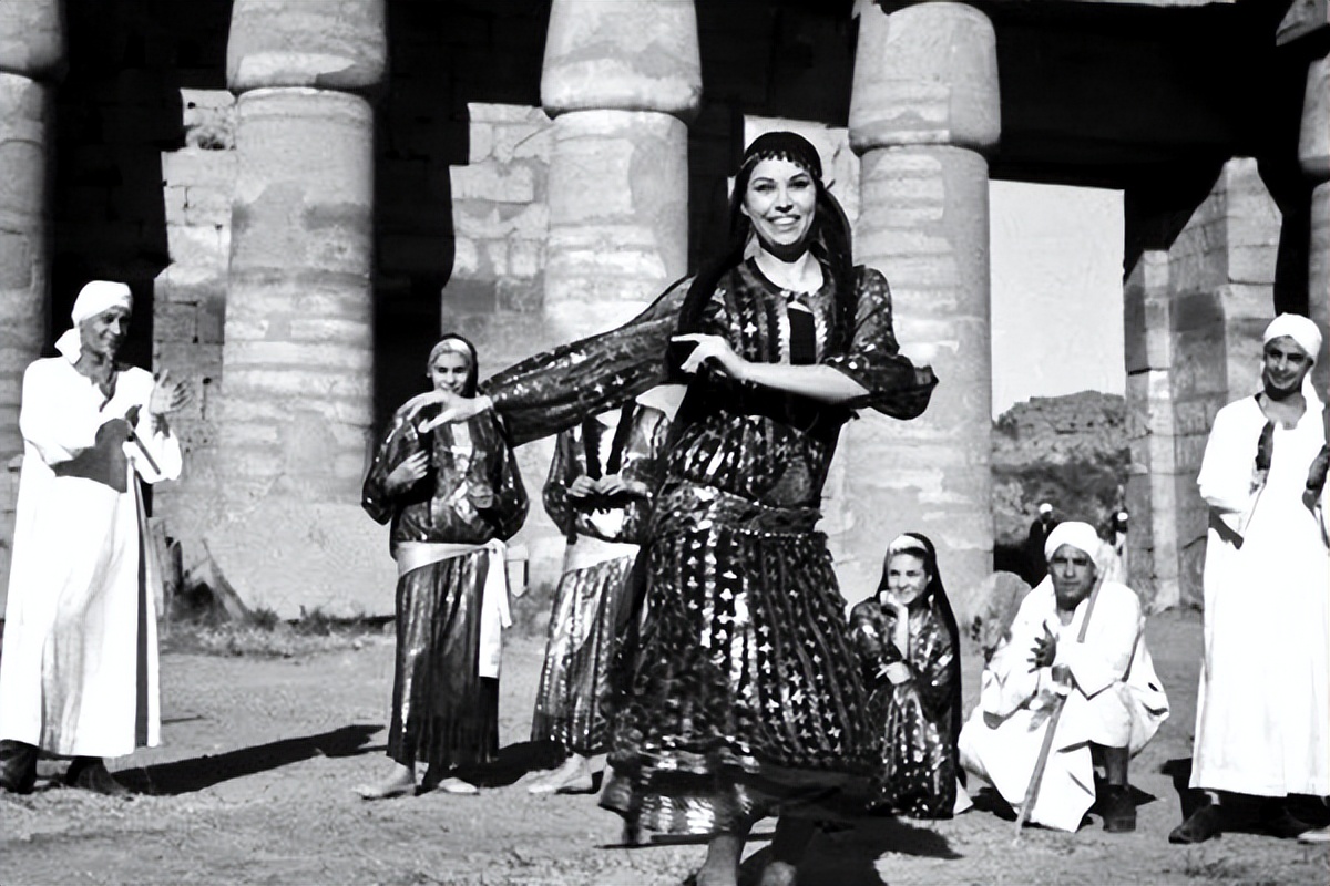 Egyptian dance and music performances: an artistic fusion of ...