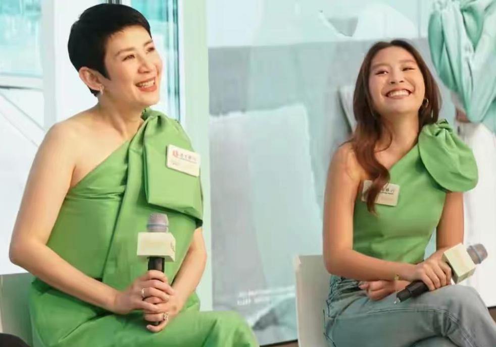 Wu Junru and Chen Kexin's daughter debuted, a family of three wore parent-child outfits, and ...