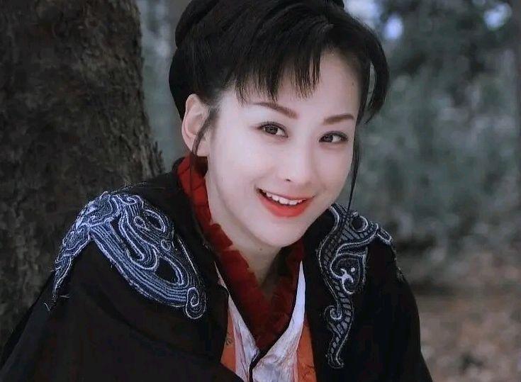 Mu Tingting, a beautiful lady who can control all kinds of strange eye ...