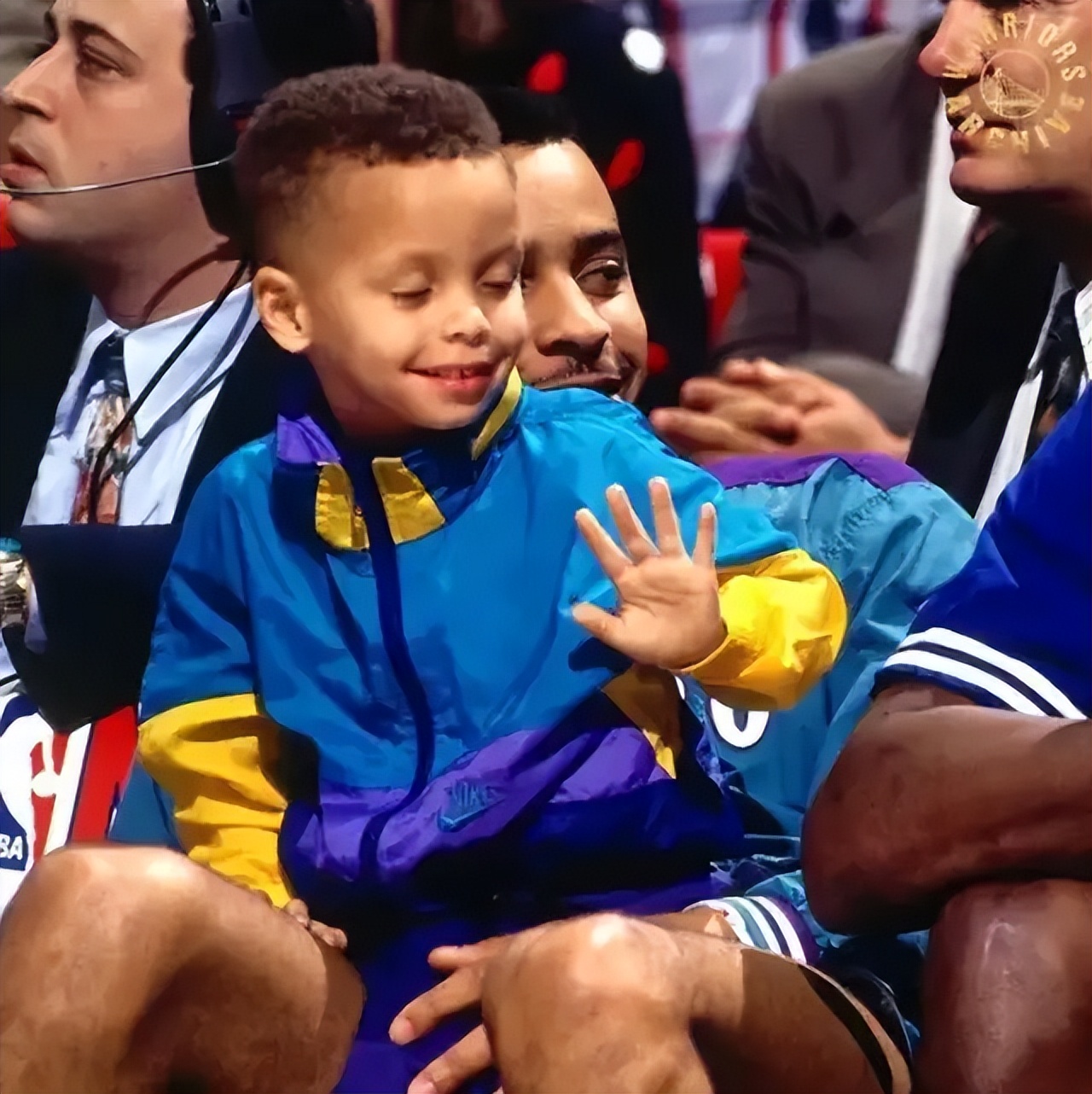NBA star biography - Curry chapter - iNEWS