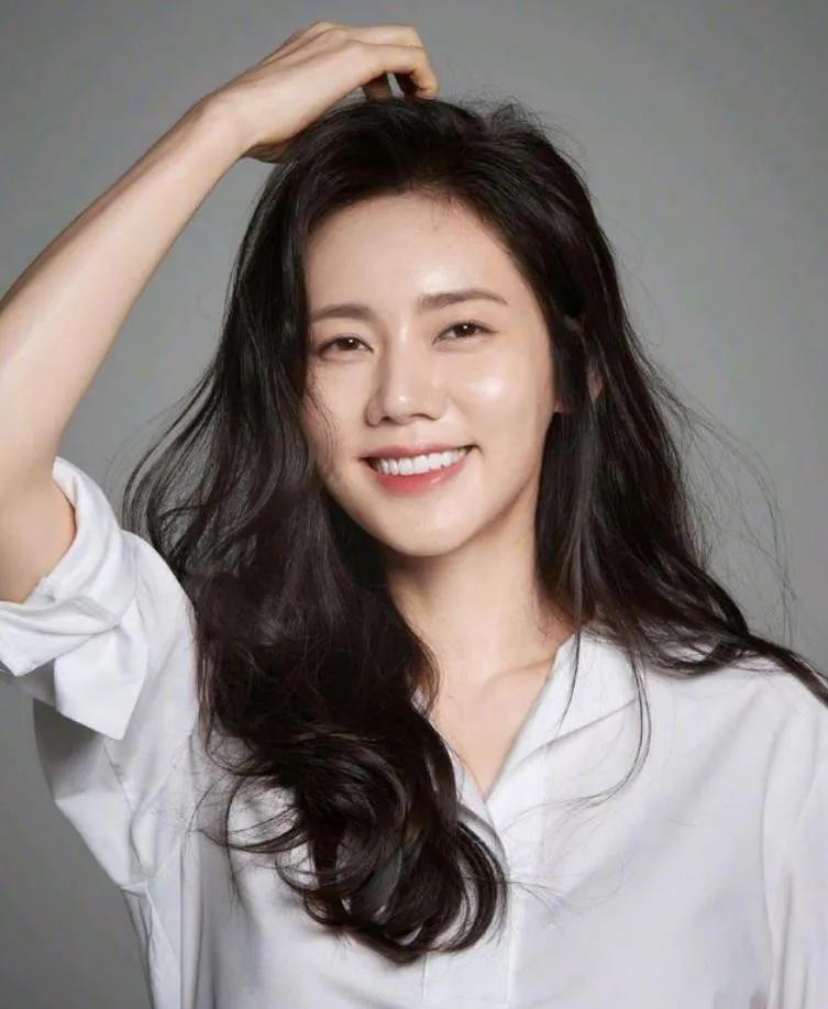 resignedly!Choo Ja Hyun forgives her husband's "derailment", but now ...