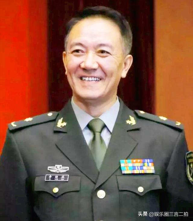 She is a national first-class actor, and her younger brother is "Li ...