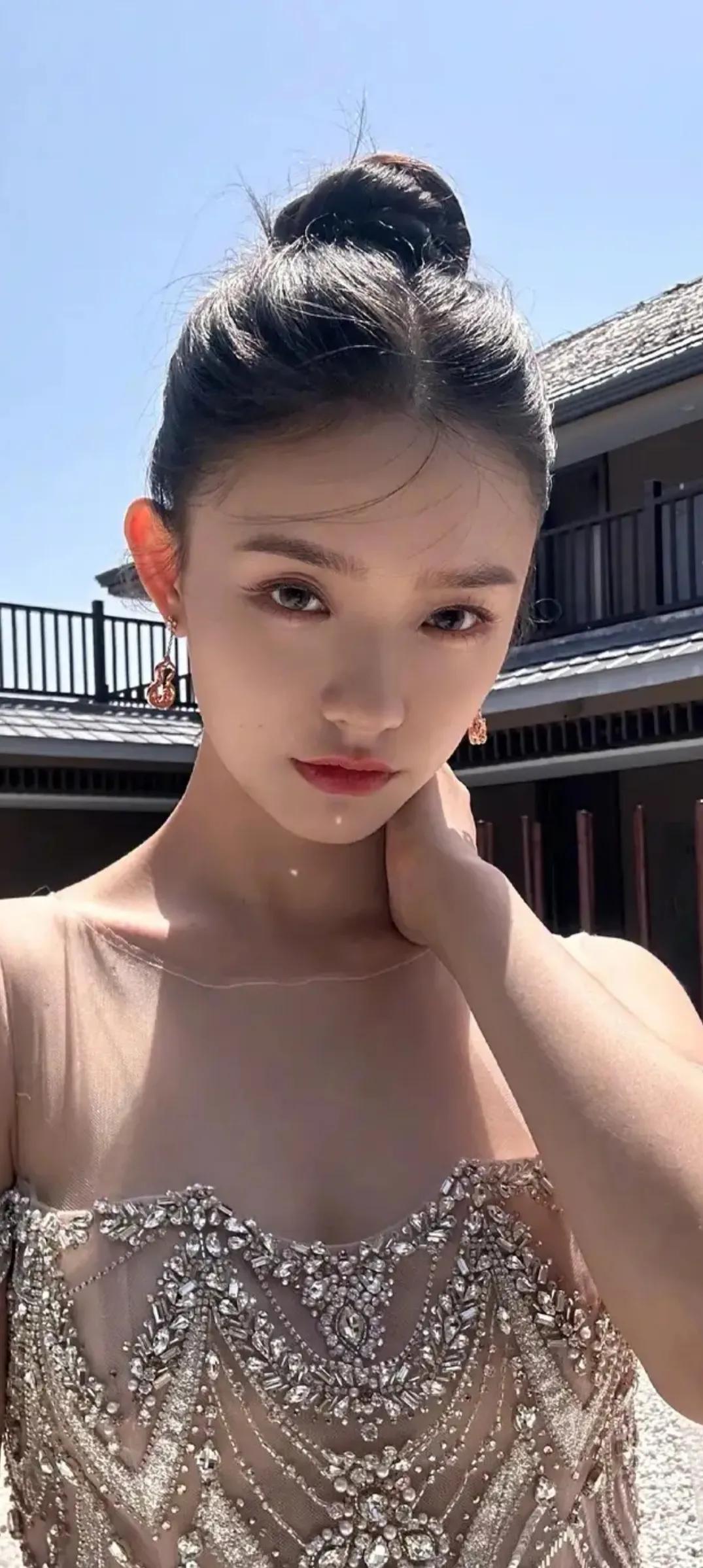 Star Meitu - Issue 127 Lin Yun - iNEWS