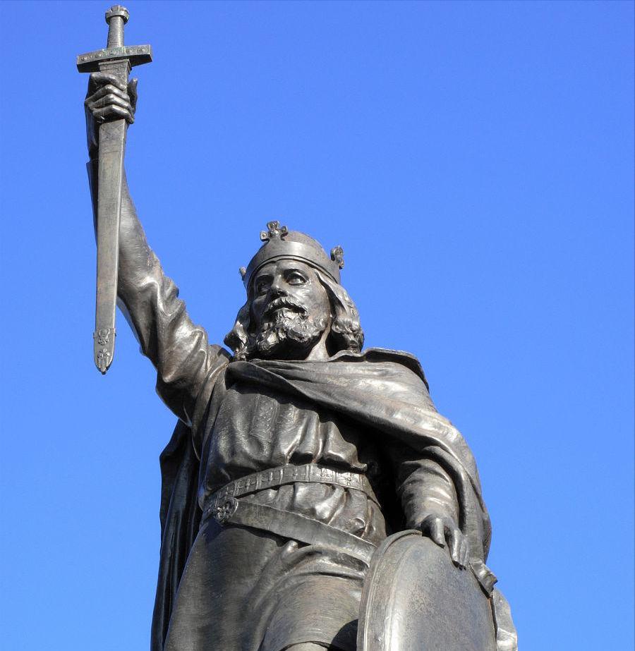 In the Middle Ages of England, two hobbies of Alfred the Great - iNEWS