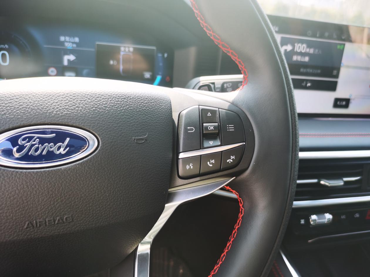 The explorer has smooth shifting and excellent driving experience - iMedia