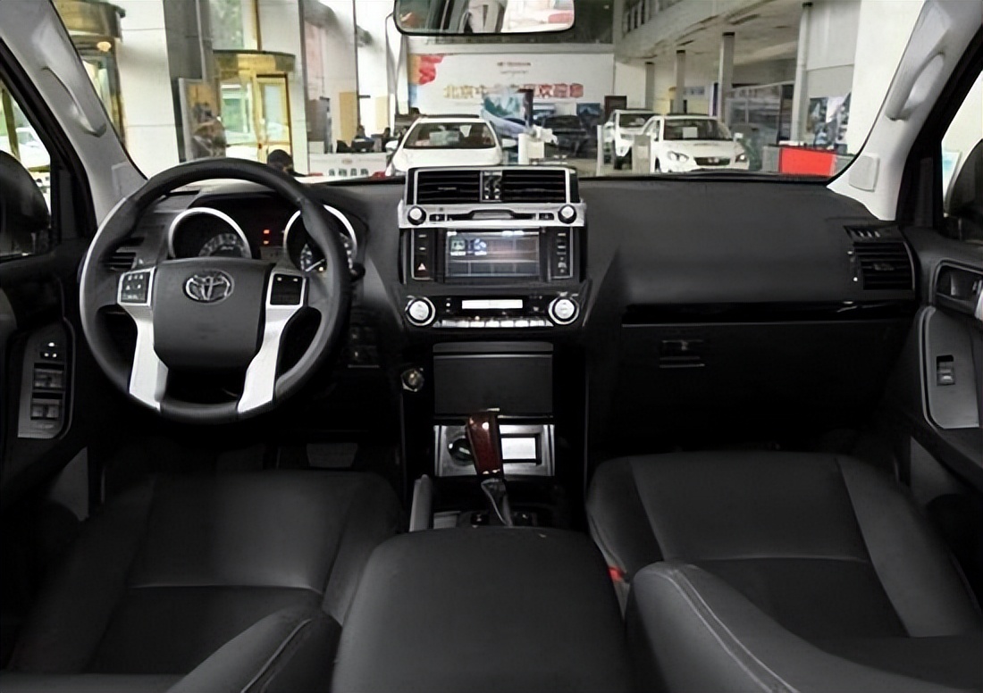 "Land Cruiser Prado" is equipped with a supercharged 2TR, which ...