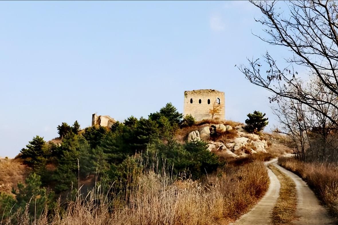 "Bauhinia Pass", the No. 1 Xiongguan Pass in the south of Jinan, an ...