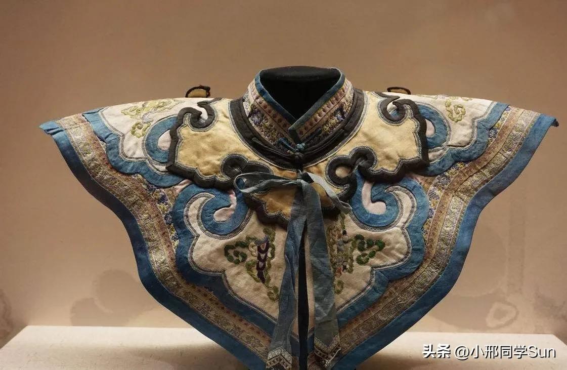 Yun Jian: "Ye is like the clouds reflecting the sun after the rain, and ...