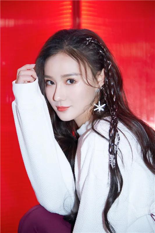 Pan Yiyi is so beautiful - iNEWS