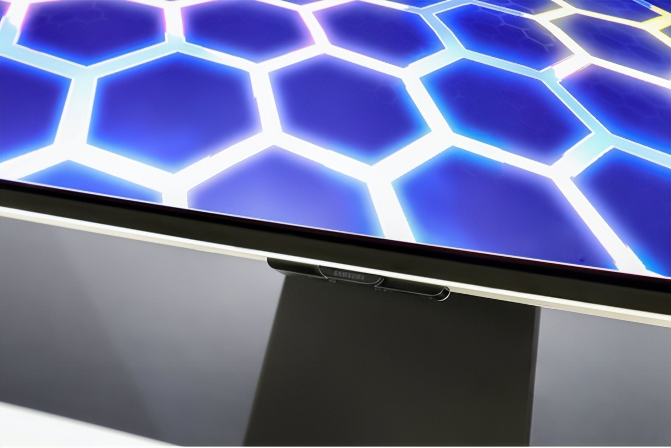 49-inch OLED Immersive Large Curved Screen Samsung G95SC Gaming Display ...