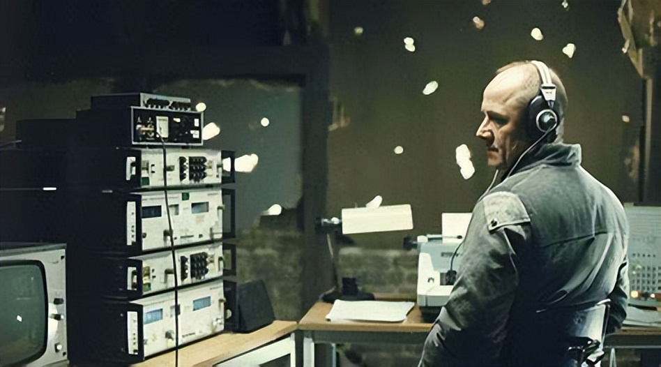 The Berlin Tunnel in 1956: How the CIA and the Soviet KGB spy battles ...