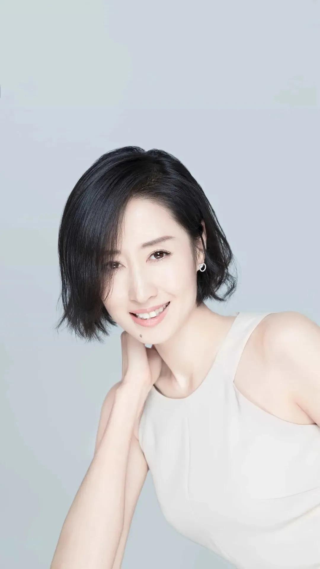 Charm goddess Liu Mintao charming pictures born in 70s - iNEWS