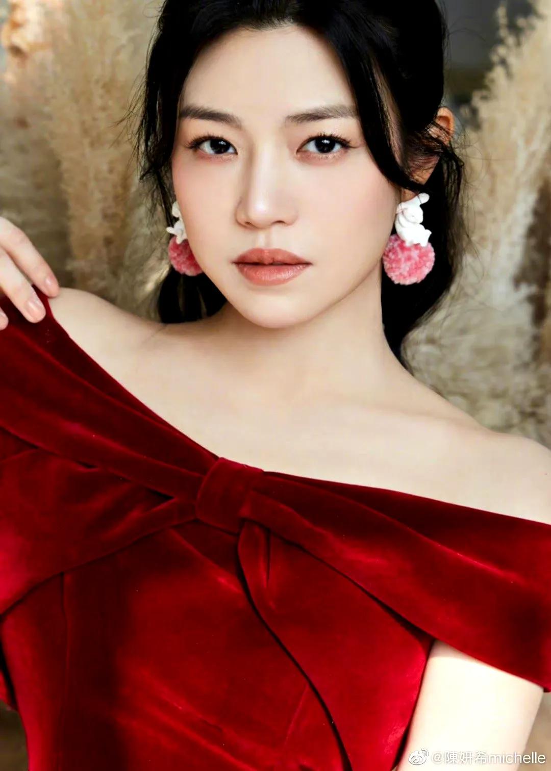 Dilraba Kan Qingzi Chen Michelle Song Qian - iMedia