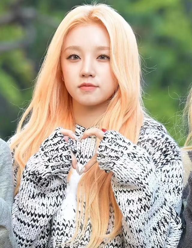 Who said that Song Yuqi looks very "ordinary"?She is so beautiful that ...