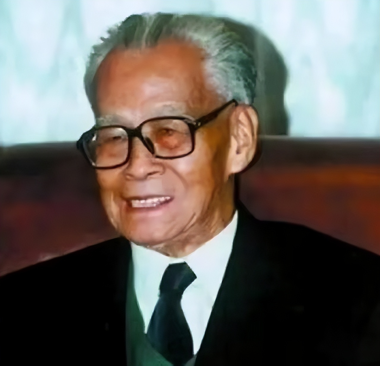 When Li Zongren returned to China in 1965, Chiang Kai-shek ordered an ...