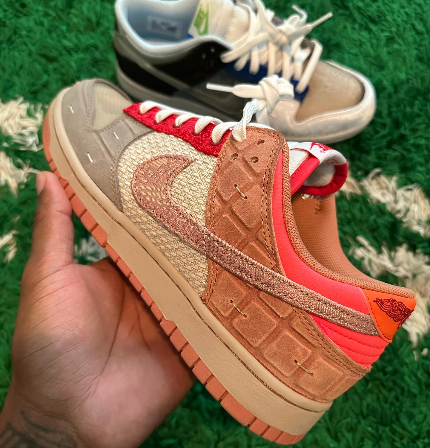 Co-branded trendy shoe ceiling? The hardcore mix is awesome! - iNEWS