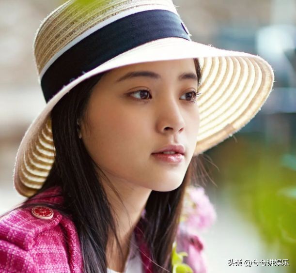 Zhai Zilu, Ouyang Nana's love affair exposed?After leaving the airport, I went straight to ...