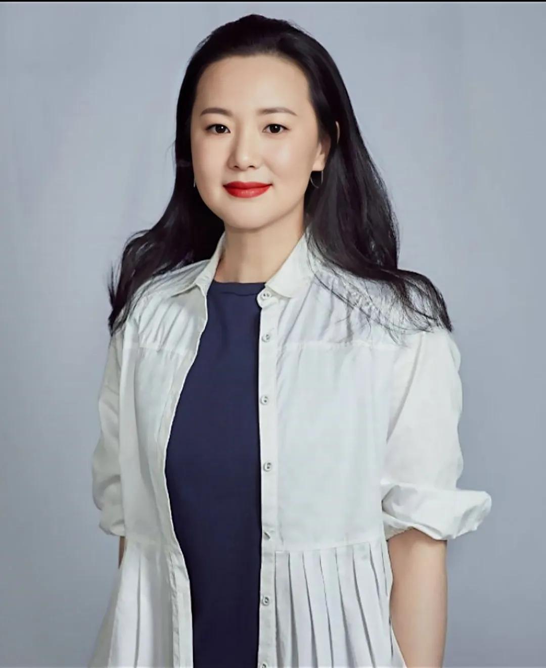 Dignified and elegant beautiful actress: Yong Mei - iNEWS