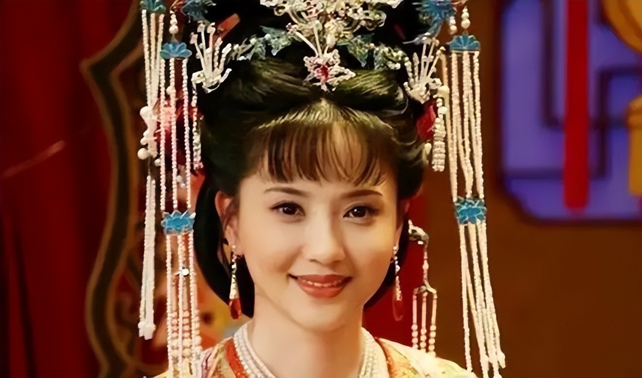 She is the most beautiful woman in the south of the Yangtze River. She ...