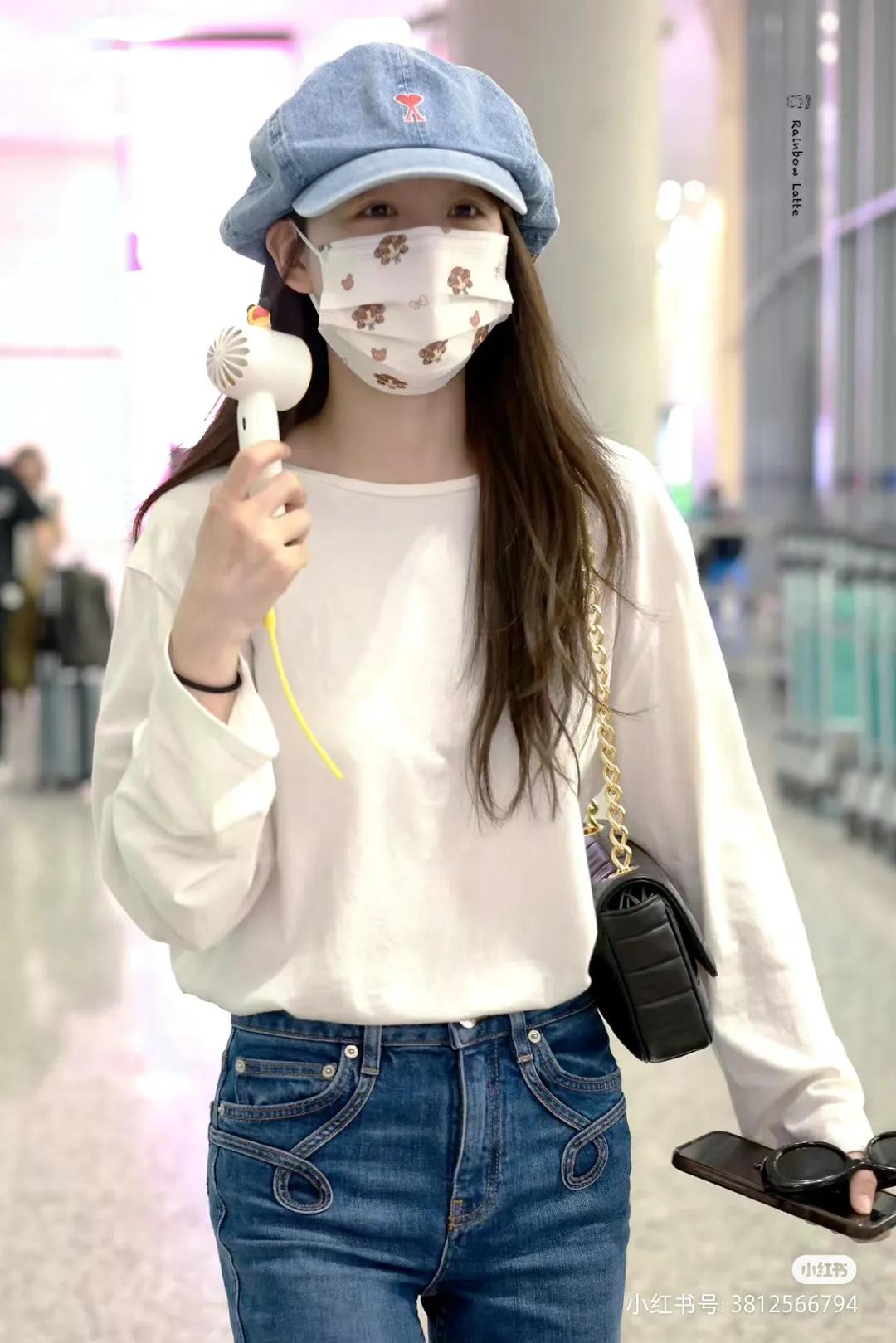 "Little Rainbow" Xu Mengjie's airport photoshoot is here for Reuters ...