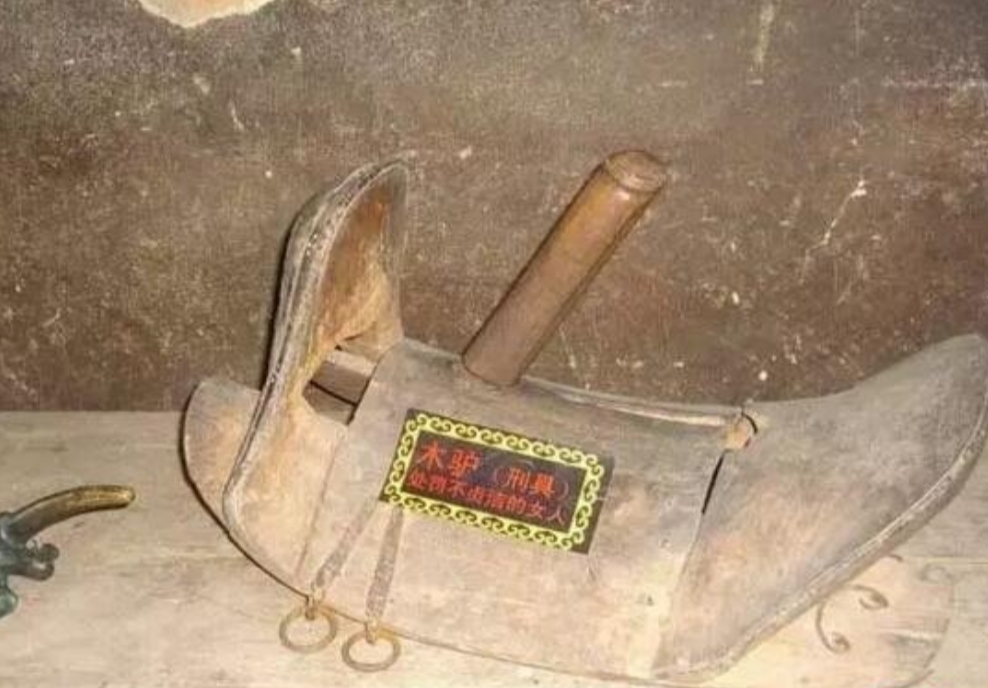 Uncovering the ancient Chinese female prisoners' torture tools - iNEWS