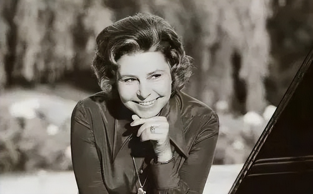 Krista Ludwig: Powerful vocal range and expressiveness, renowned for ...