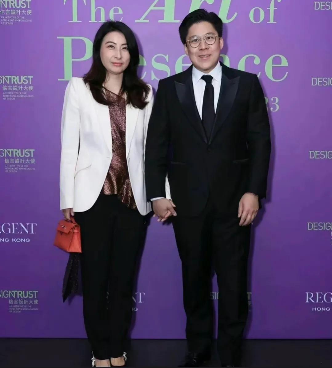 Huo Qigang and his wife interlocked to attend the dinner! Guo Jingjing ...