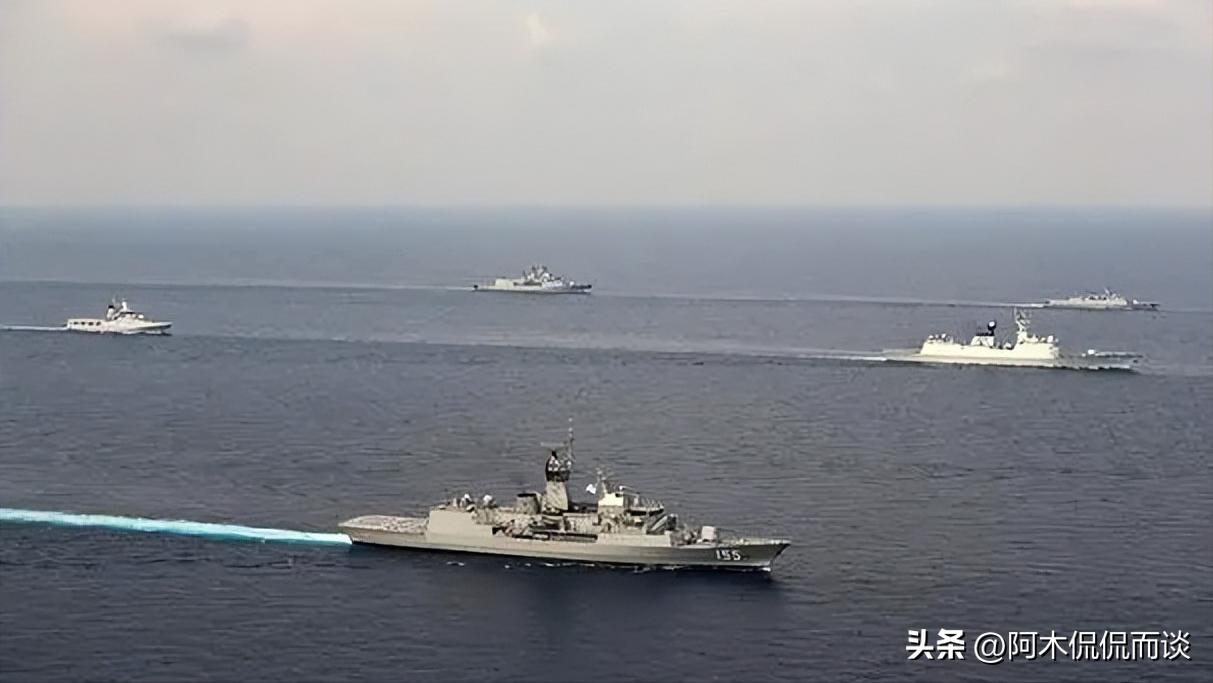 The warships of the 10 ASEAN countries assembled in the South China Sea ...