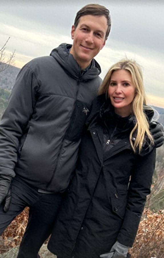 41-year-old Ivanka is held in her husband's arms, her apples are red ...