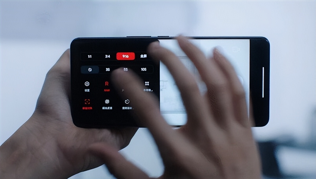 Mi 12S Ultra with Leica camera lens - iMedia