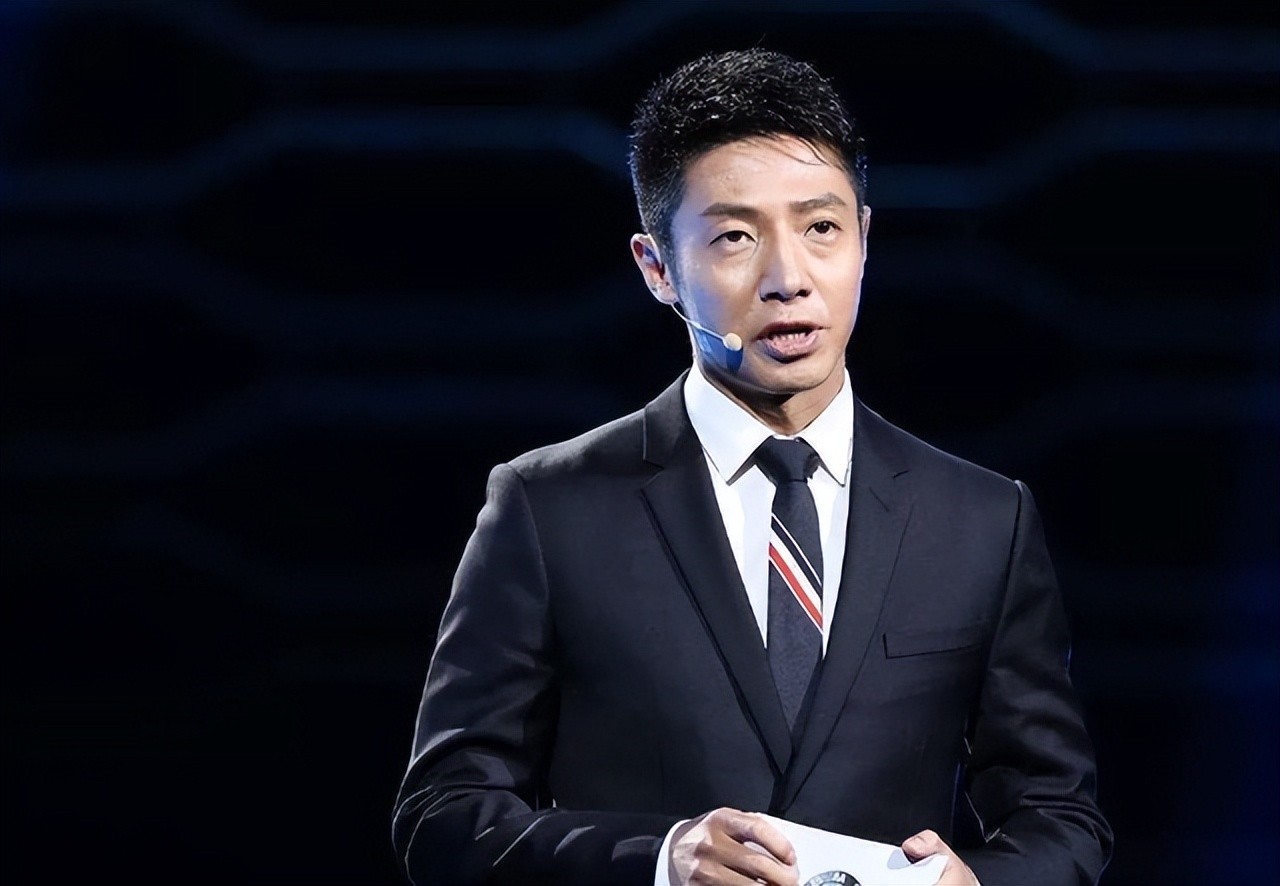 CCTV Sa Beining: Waiting for 26 years to marry her, the "bitter wine ...