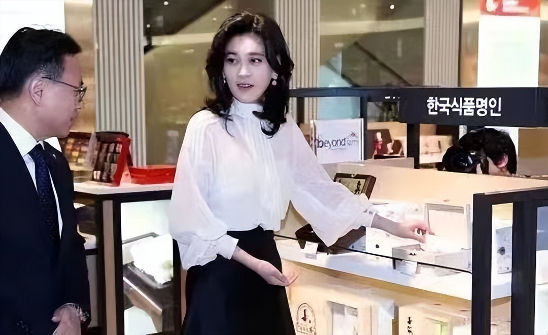 Do Samsung Princess Li Fuzhen and Choo Ja Hyun look alike? Perhaps the ...