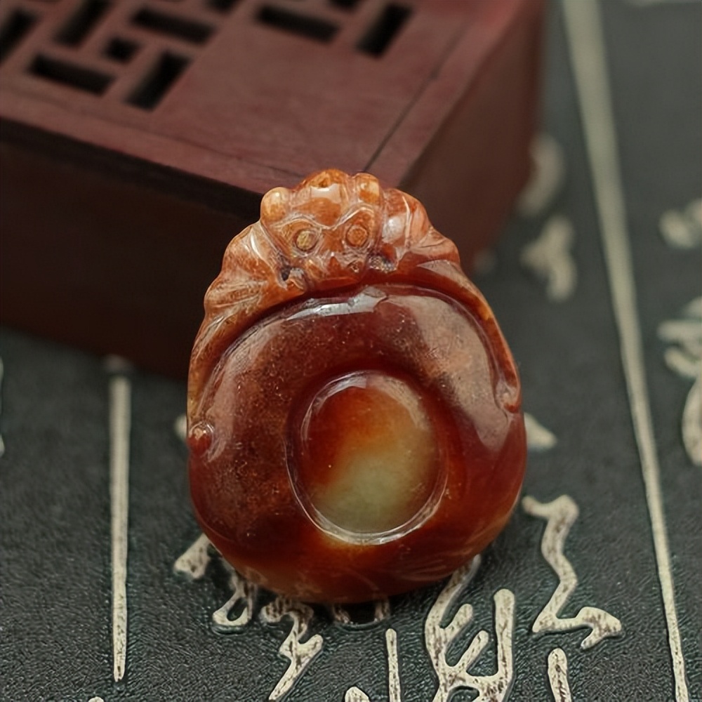 What are the five blessings of jade carving themes? - iNEWS