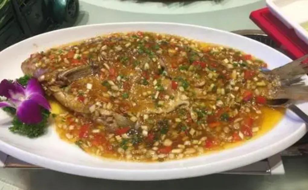 Famous dish in Hubei: Wuchang fish with green onion - iNEWS