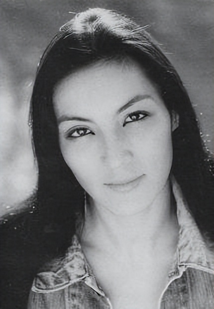 "Asian beauty" Zun Long: No father, no mother, no children, no daughter ...