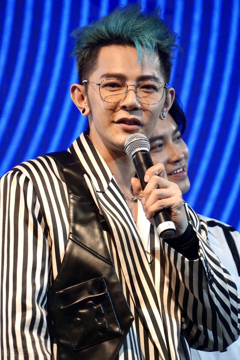 Wang Dongcheng is very handsome - iNEWS