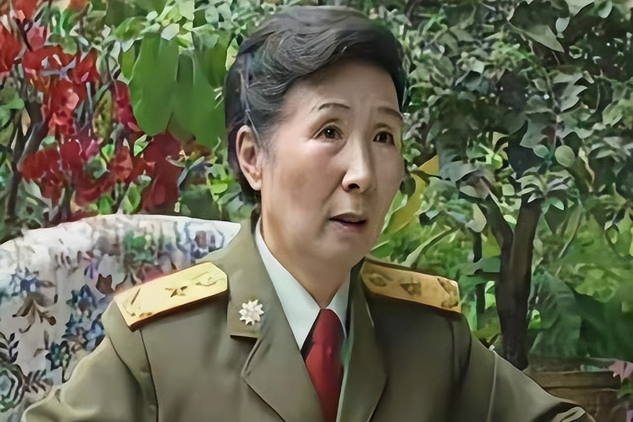 The five female generals who were awarded the rank of major general in ...