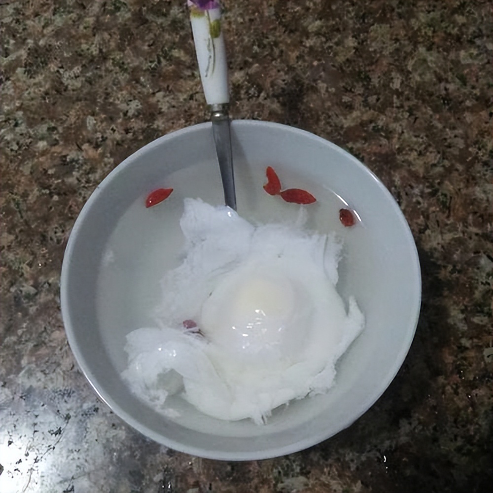 The secret of poached poached eggs with zero mistakes and no scattered ...